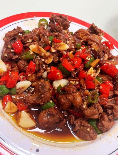 鸭肉怎么炒好吃又嫩_鸭肉炒之前怎么处理-第1张图片-山城妙识