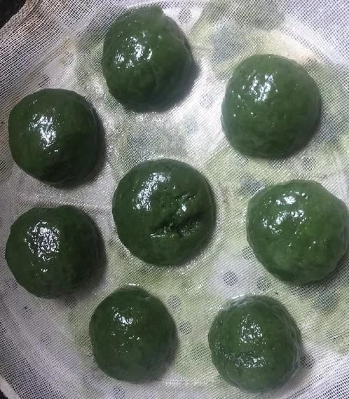 艾叶粑粑怎么做_艾叶粑粑家常做法视频-第1张图片-山城妙识