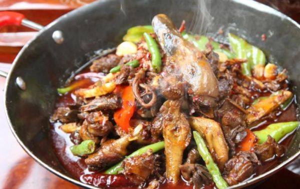 黄焖鸭怎么做才正宗_黄焖鸭最正宗的做法-第3张图片-山城妙识