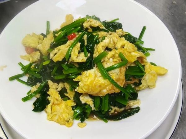 菠菜和鸡蛋能一起炒着吃吗_菠菜鸡蛋相克吗-第2张图片-山城妙识