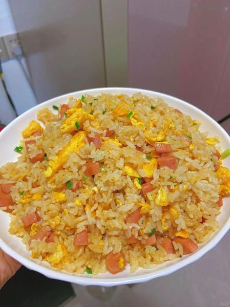 鸡蛋火腿炒饭怎么做_火腿炒饭怎么炒才香-第1张图片-山城妙识 鸡蛋火腿炒饭怎么做_火腿炒饭怎么炒才香-第1张图片-山城妙识