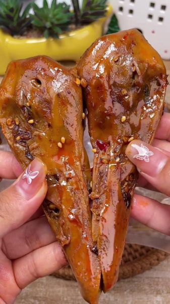 麻辣鸭头怎么做_麻辣鸭头最正宗的做法-第1张图片-山城妙识