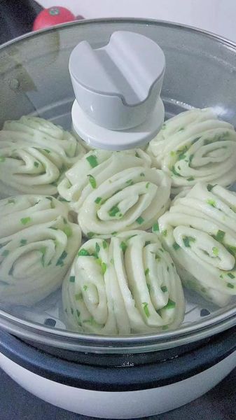 葱花卷的做法大全家常_葱花卷怎么蒸才松软-第2张图片-山城妙识