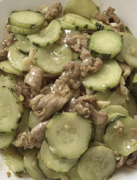 黄瓜炒肉丝怎么做_黄瓜炒肉丝热量高吗-第1张图片-山城妙识