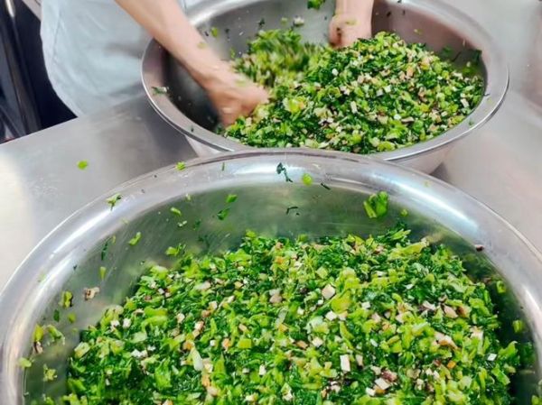 香菇青菜馅怎么调才好吃_香菇青菜馅要不要焯水-第2张图片-山城妙识
