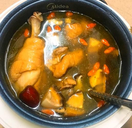 鸡腿菇汤怎么做好喝_鸡腿菇汤的家常做法大全-第1张图片-山城妙识