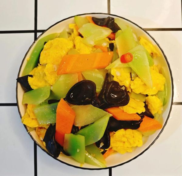 莴笋怎么炒好吃_莴笋炒什么最香-第1张图片-山城妙识