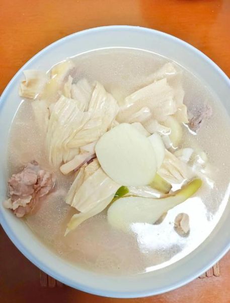 腐竹煮汤怎么做好吃_腐竹汤的做法窍门-第1张图片-山城妙识 腐竹煮汤怎么做好吃_腐竹汤的做法窍门-第1张图片-山城妙识