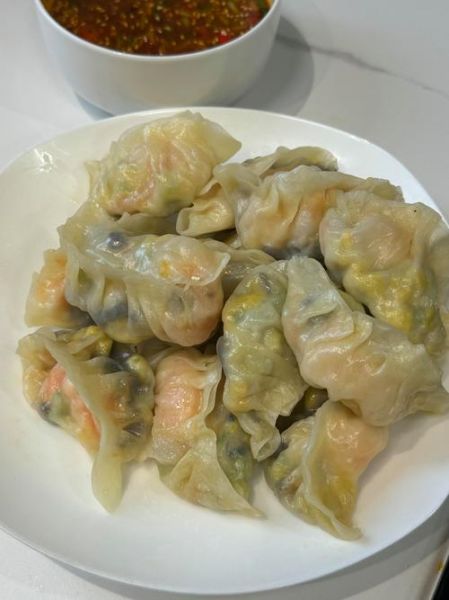 西葫芦鸡蛋虾仁饺子怎么调馅_西葫芦鸡蛋虾仁饺子馅要不要焯水-第3张图片-山城妙识