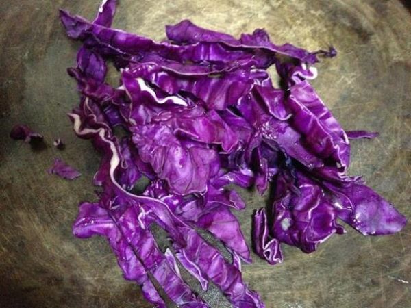 紫色荷兰豆怎么炒好吃_紫色荷兰豆焯水几分钟-第1张图片-山城妙识 紫色荷兰豆怎么炒好吃_紫色荷兰豆焯水几分钟-第1张图片-山城妙识