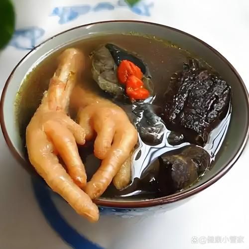 药膳鸡脚的功效_女人吃多久见效-第1张图片-山城妙识