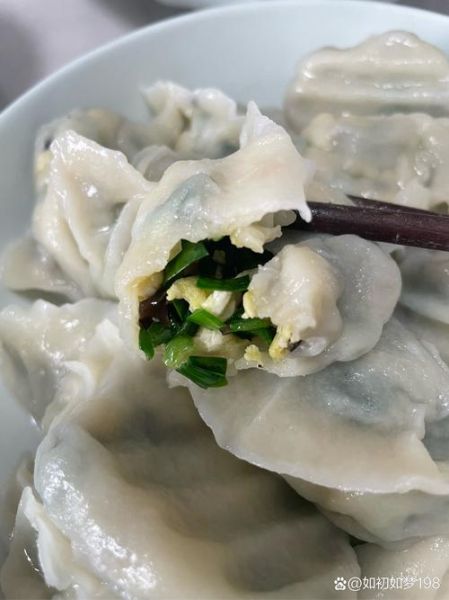 韭菜鸡蛋馅饺子怎么调好吃_韭菜鸡蛋馅饺子要不要焯水-第3张图片-山城妙识