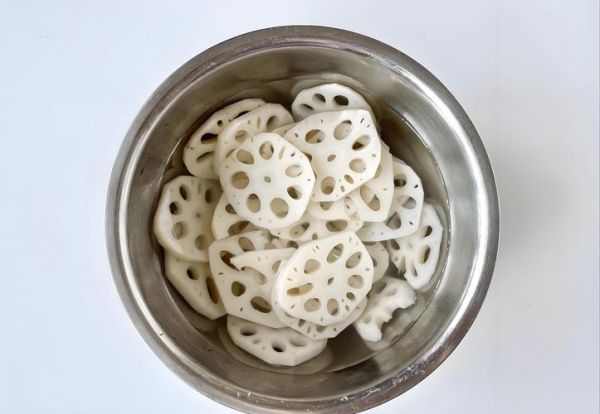 炒藕片怎么不粘锅_王刚藕片脆嫩秘诀-第3张图片-山城妙识