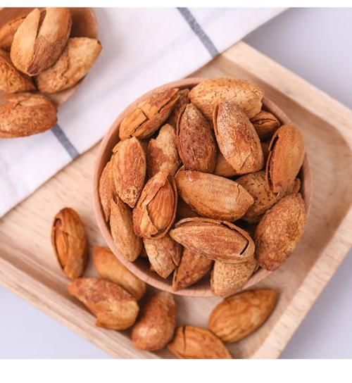 巴旦木坚果的功效与作用_巴旦木一天吃多少粒合适-第1张图片-山城妙识