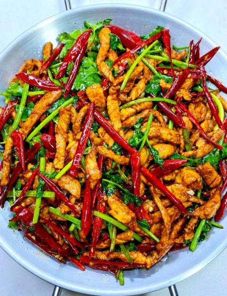 辣椒炒肉丝怎么做_辣椒炒肉丝用什么肉最好-第1张图片-山城妙识