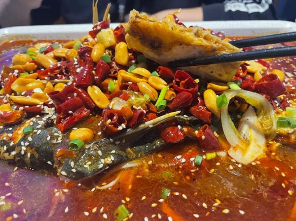香辣烤鱼怎么做_香辣烤鱼图片大全-第1张图片-山城妙识