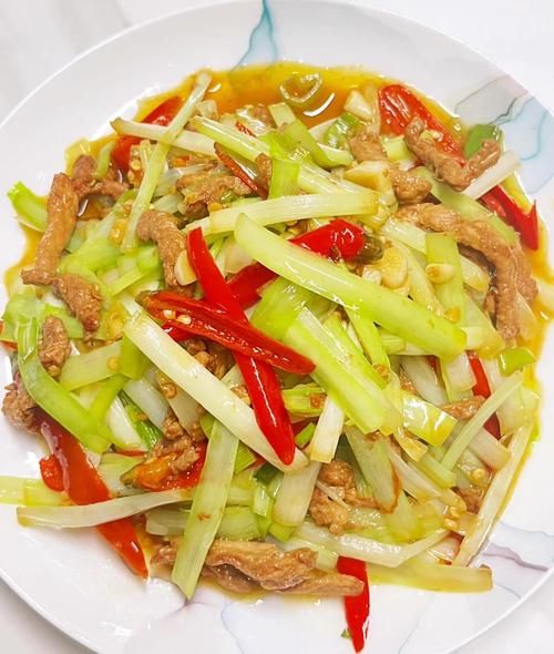 韭黄蘑菇炒肉丝怎么做_韭黄蘑菇炒肉丝的家常做法-第1张图片-山城妙识