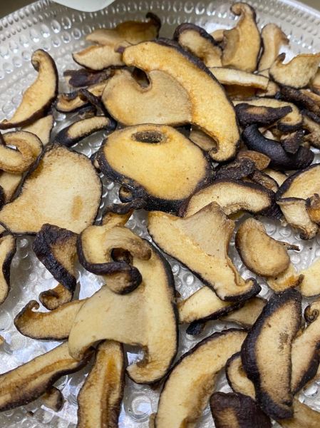 香菇脆片的功效与作用_适合什么人吃-第1张图片-山城妙识