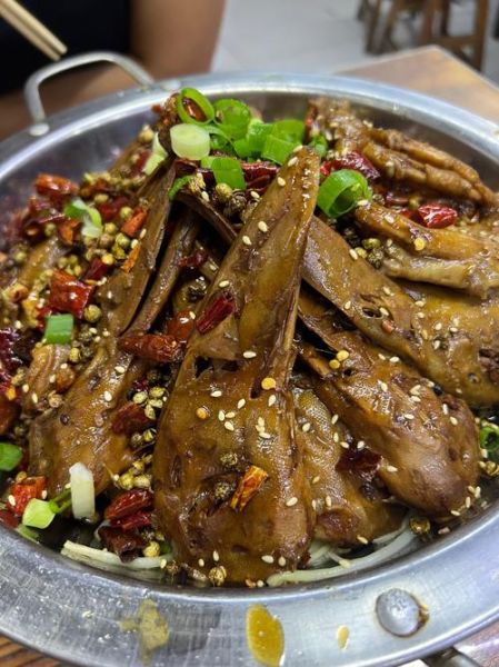 麻辣干锅鸭头怎么做_正宗川味做法-第1张图片-山城妙识