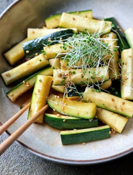 西葫芦凉菜怎么做_西葫芦凉拌需要焯水吗-第3张图片-山城妙识