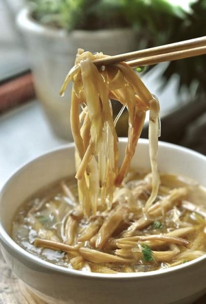 黄花菜瘦肉汤的做法窍门_黄花菜怎么炖不苦-第2张图片-山城妙识