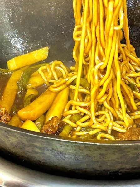 铁锅焖面怎么做_铁锅焖面家常窍门-第1张图片-山城妙识