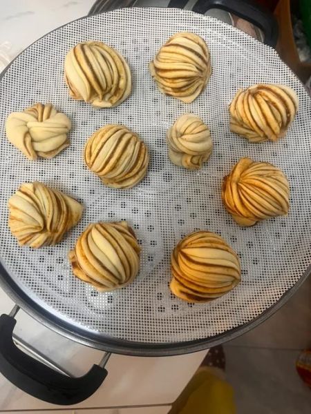 咸麻酱花卷怎么做_咸麻酱花卷的做法大全-第2张图片-山城妙识