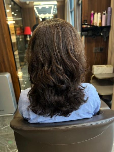 蛋卷头发型图片中长发_适合什么脸型-第2张图片-山城妙识