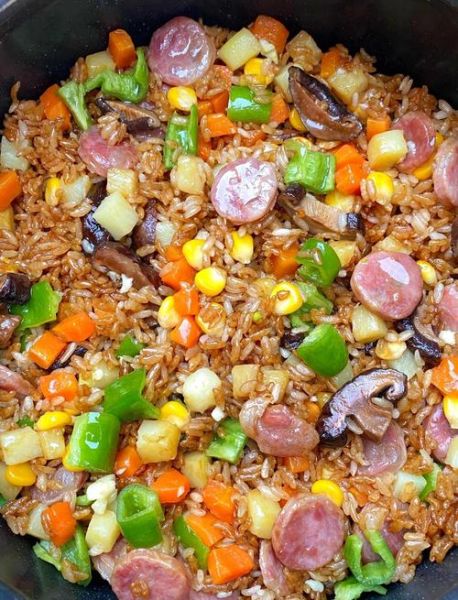 香肠焖米饭怎么做_香肠焖米饭的窍门-第2张图片-山城妙识