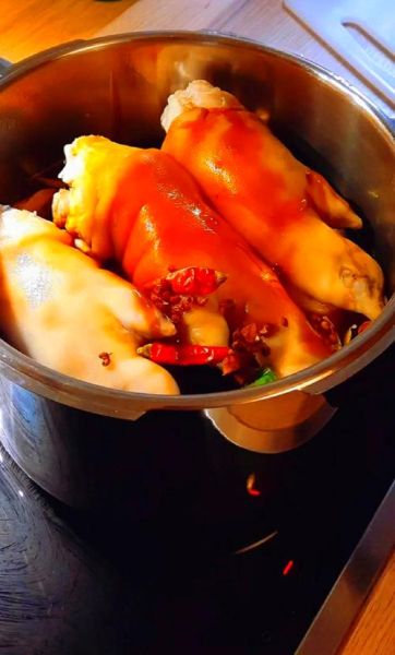 五香猪蹄怎么做_五香猪蹄高压锅时间-第1张图片-山城妙识 五香猪蹄怎么做_五香猪蹄高压锅时间-第1张图片-山城妙识