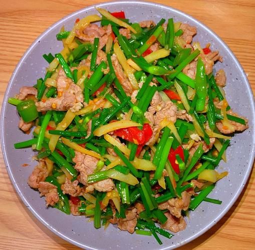 韭菜花炒肉怎么做_韭菜花炒肉用哪个部位-第1张图片-山城妙识