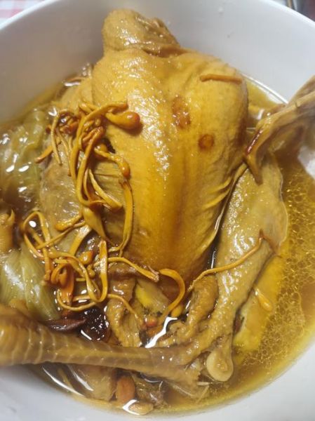 老母鸡煲汤放什么材料好_老母鸡煲汤放什么材料最营养-第1张图片-山城妙识 老母鸡煲汤放什么材料好_老母鸡煲汤放什么材料最营养-第1张图片-山城妙识