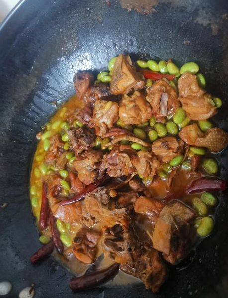 鸡烧毛豆怎么烧好吃_鸡烧毛豆的家常做法-第1张图片-山城妙识