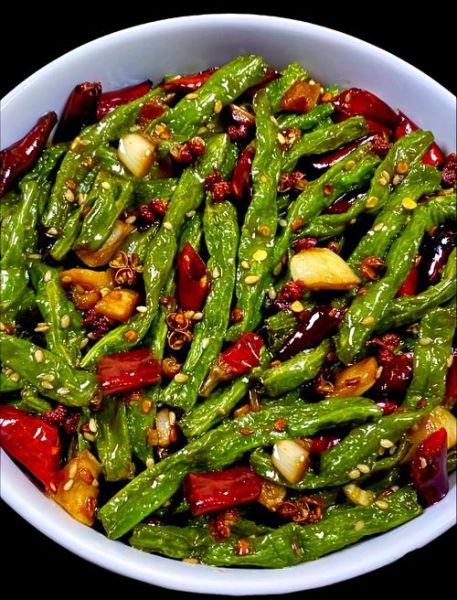 干煸豇豆怎么做才脆_干煸豇豆要不要焯水-第1张图片-山城妙识