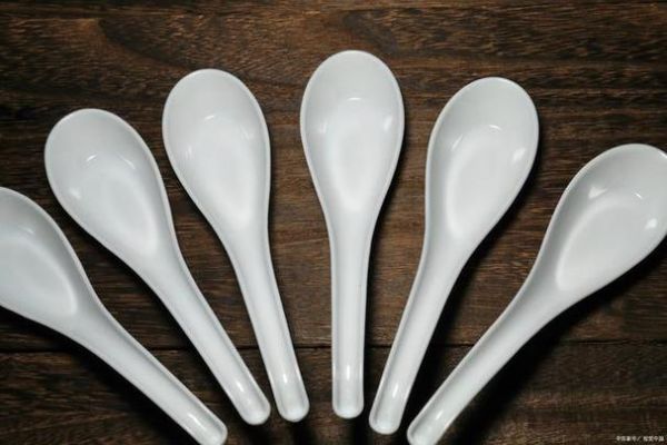 调羹的拼音怎么写_调羹和汤匙有什么区别-第1张图片-山城妙识 调羹的拼音怎么写_调羹和汤匙有什么区别-第1张图片-山城妙识