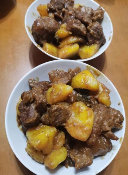 红烧土豆牛肉家常做法_土豆炖牛肉怎么做好吃-第2张图片-山城妙识