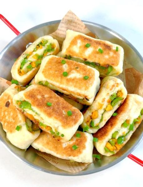 青椒鸡蛋饼怎么做_青椒鸡蛋饼热量高吗-第1张图片-山城妙识