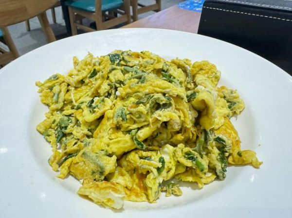 香椿炒鸡蛋怎么做好吃_香椿炒鸡蛋的做法窍门-第2张图片-山城妙识