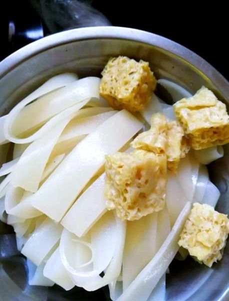 面皮怎么做才筋道_家常面皮做法图解-第1张图片-山城妙识