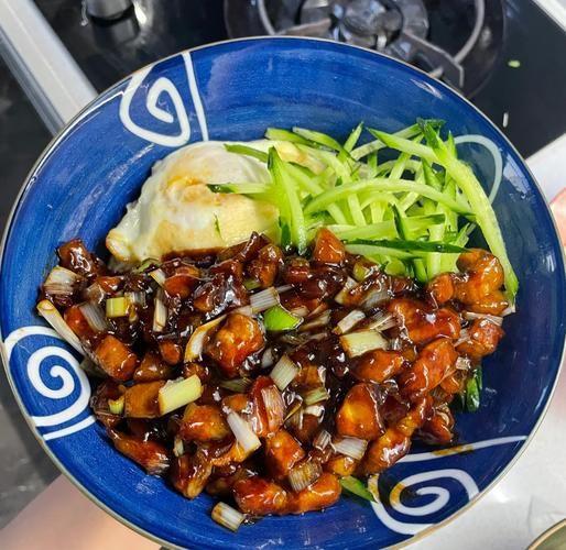 甜面酱怎么做炸酱面_甜面酱炸酱面正宗做法-第1张图片-山城妙识