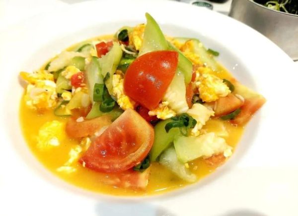 番茄炒丝瓜怎么做_丝瓜炒番茄要不要焯水-第1张图片-山城妙识 番茄炒丝瓜怎么做_丝瓜炒番茄要不要焯水-第1张图片-山城妙识