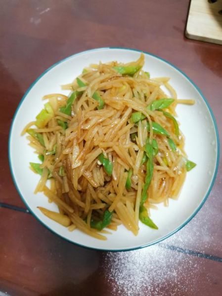 青椒土豆丝怎么炒才脆_青椒土豆丝高清图片细节解析-第2张图片-山城妙识