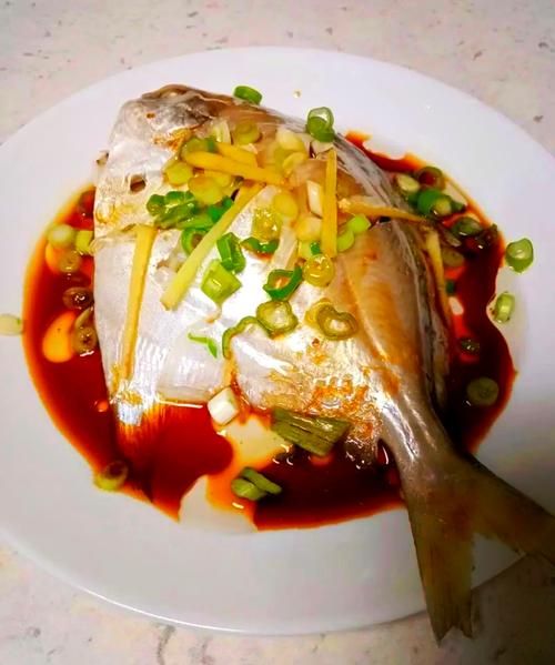 鲳鱼怎么清蒸好吃又简单_清蒸鲳鱼的家常做法-第2张图片-山城妙识