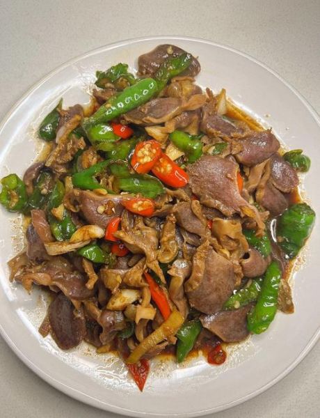 青椒炒鸡胗怎么炒_鸡胗去腥嫩脆技巧-第1张图片-山城妙识 青椒炒鸡胗怎么炒_鸡胗去腥嫩脆技巧-第1张图片-山城妙识