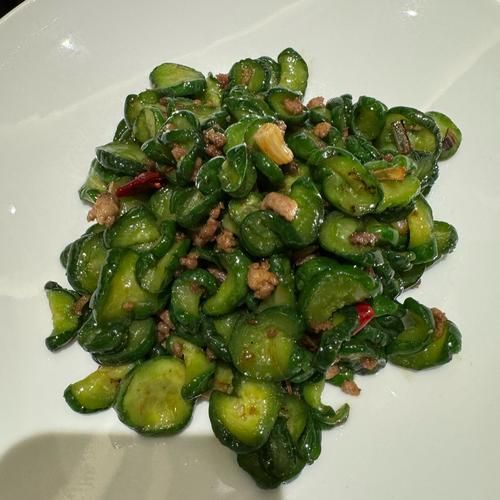 清炒黄瓜怎么炒才脆_清炒黄瓜要不要焯水-第1张图片-山城妙识 清炒黄瓜怎么炒才脆_清炒黄瓜要不要焯水-第1张图片-山城妙识