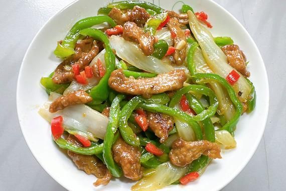 青椒炒白菜怎么做_青椒炒白菜的家常做法-第1张图片-山城妙识