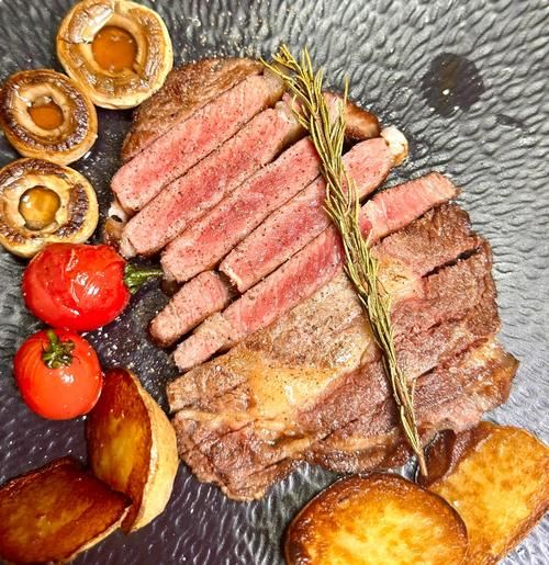 西冷牛排怎么煎才嫩_西冷牛排煎几分钟最嫩-第1张图片-山城妙识