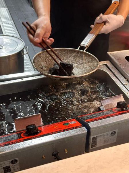 长沙黑色经典臭豆腐怎么加盟_加盟费多少钱-第2张图片-山城妙识 长沙黑色经典臭豆腐怎么加盟_加盟费多少钱-第2张图片-山城妙识