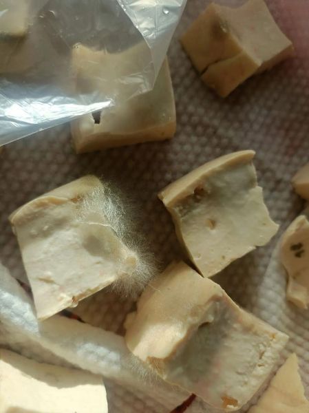 豆腐乳发酵后正常颜色_变红还能吃吗-第2张图片-山城妙识