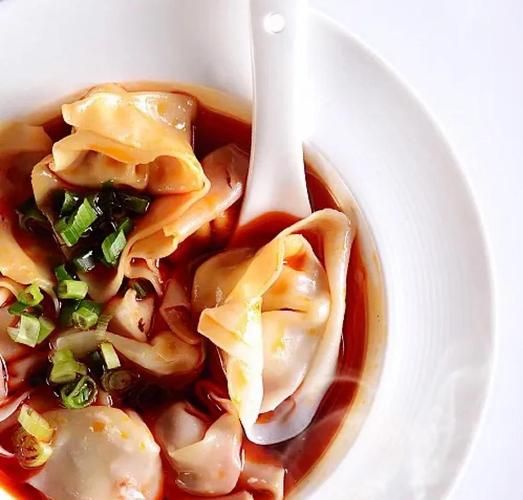 龙抄手是什么菜_龙抄手和馄饨区别-第1张图片-山城妙识